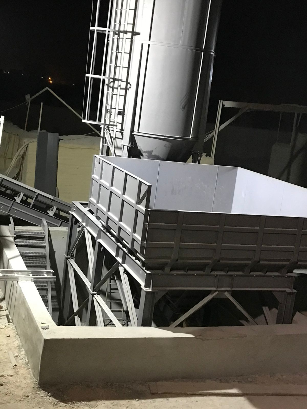 Silos & Hoppers – Hy-Technologies